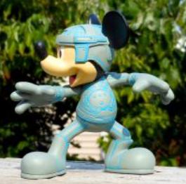 Mickey Mouse as TRON | Disleelandia