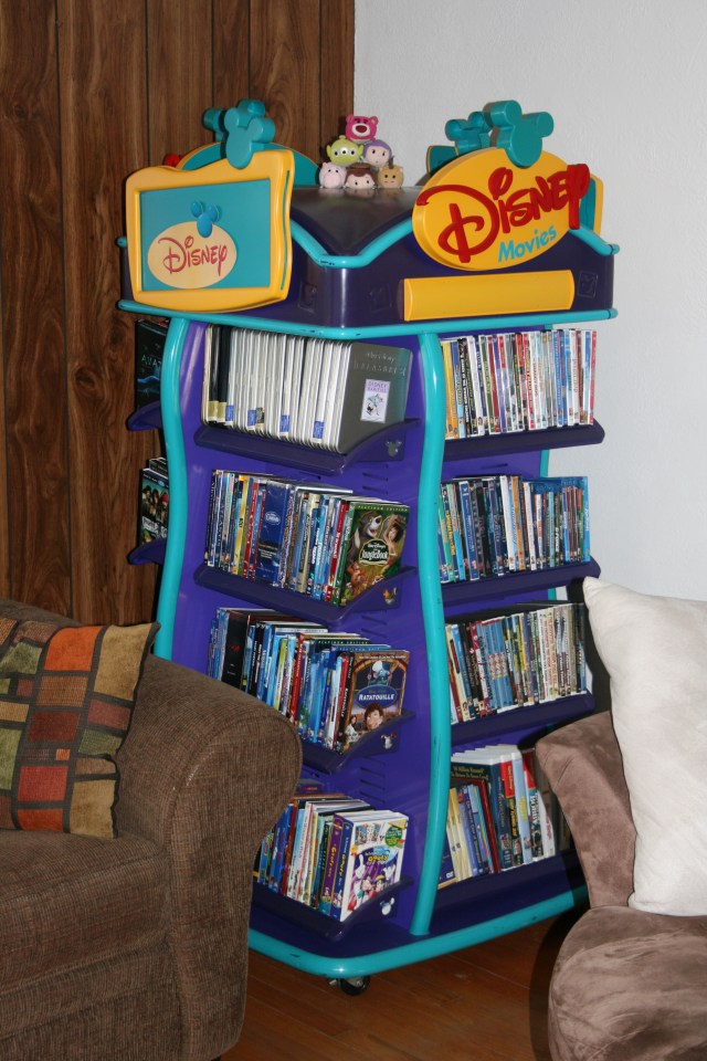 Disney Movie Display Stand | Disleelandia