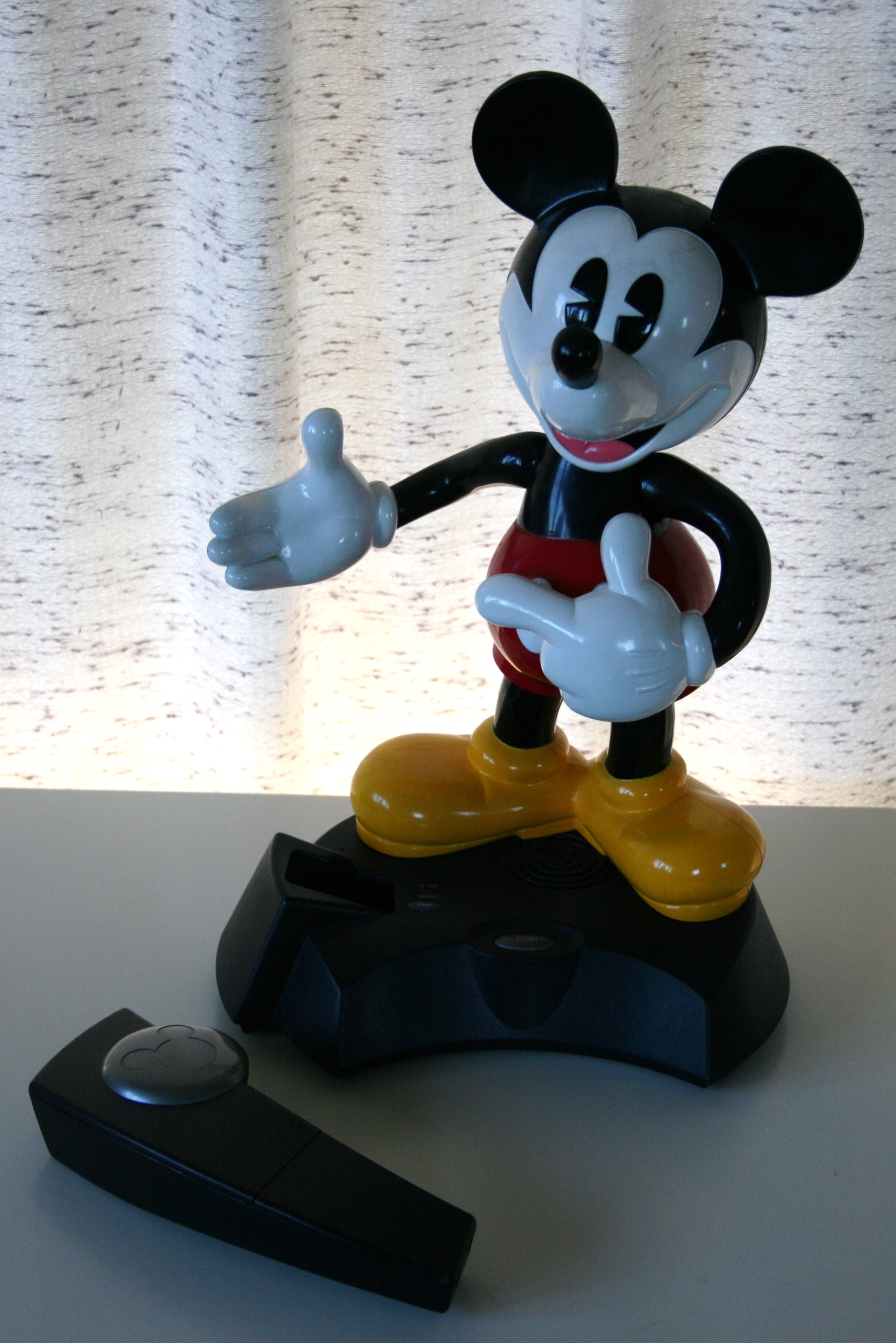 Mickey Mouse ANIMATED Talking Cordless PHONE | Disleelandia