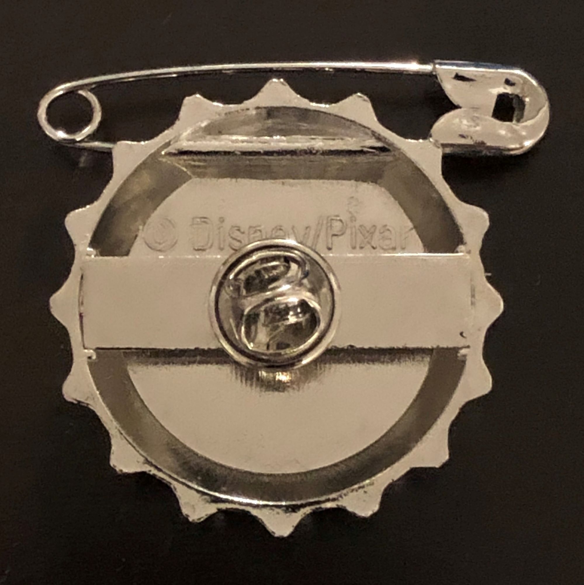 Pixar’s UP Grape Soda Bottle Top Pin Badge | Disleelandia