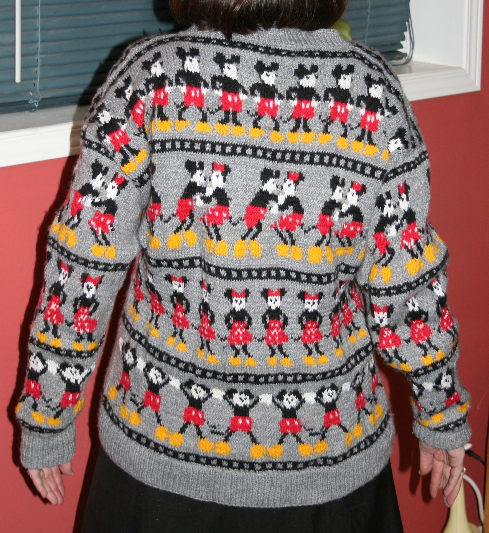Disney-themed Wool Knit Sweaters by Jean | Disleelandia