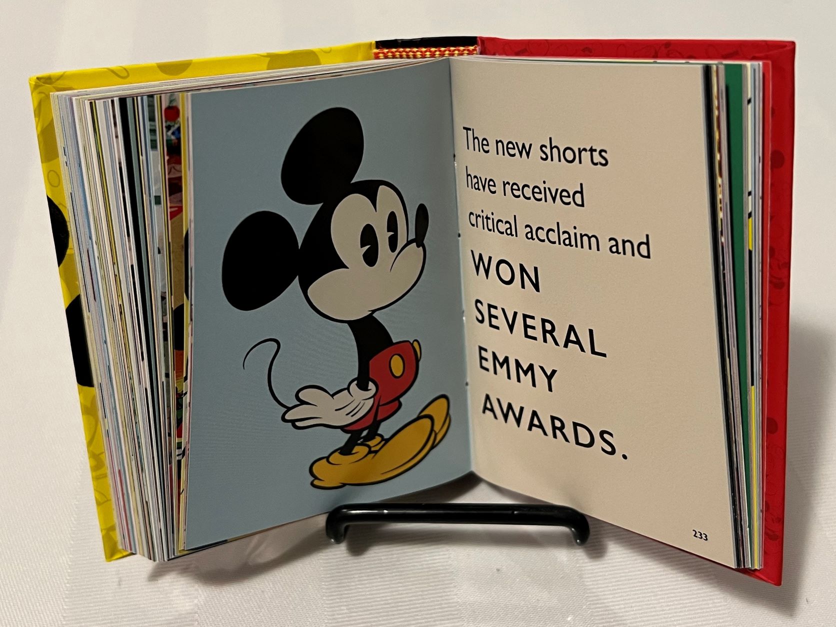 Book Review: 90 Years of Mickey Mouse | Disleelandia