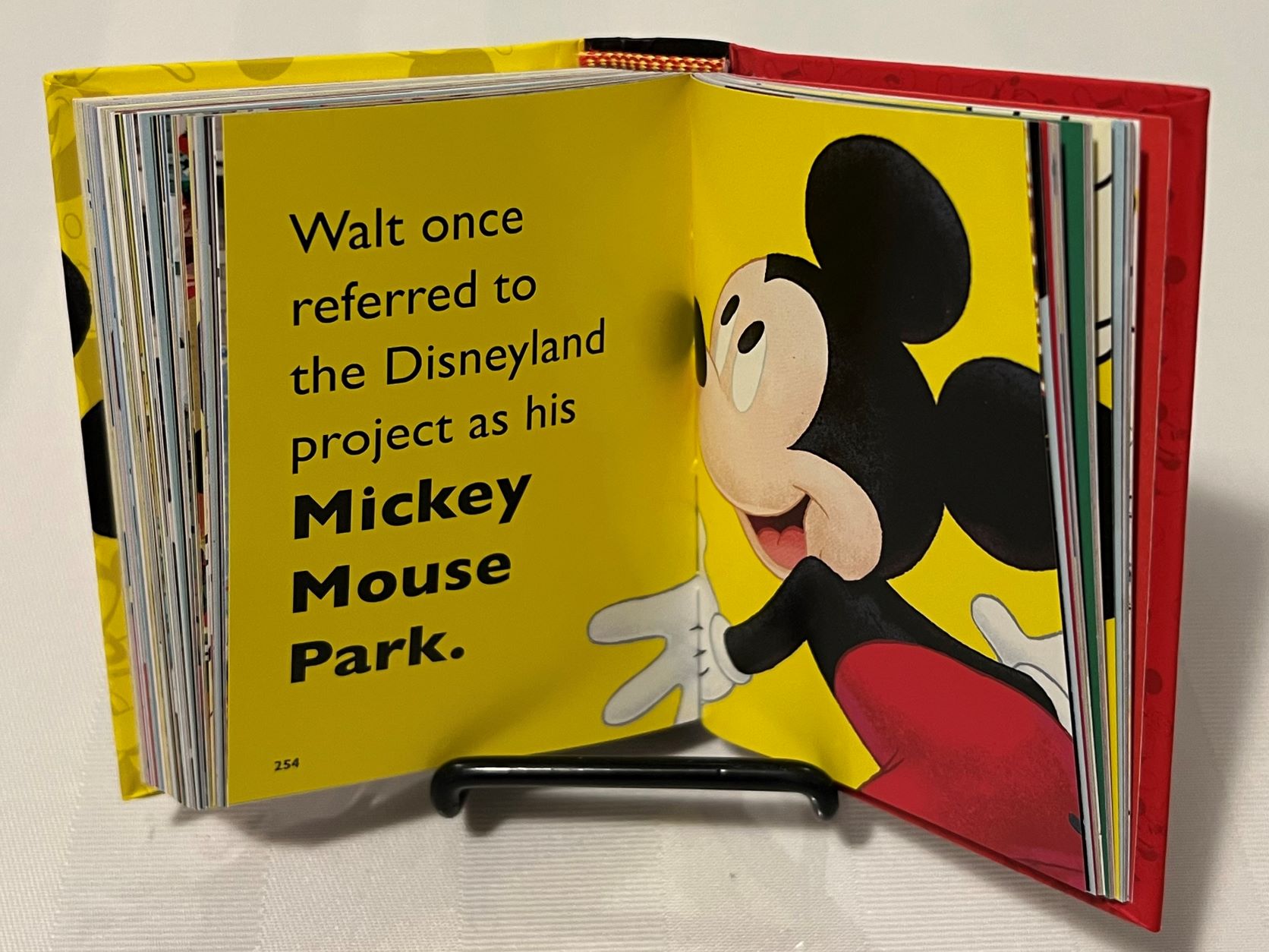 Book Review: 90 Years of Mickey Mouse | Disleelandia