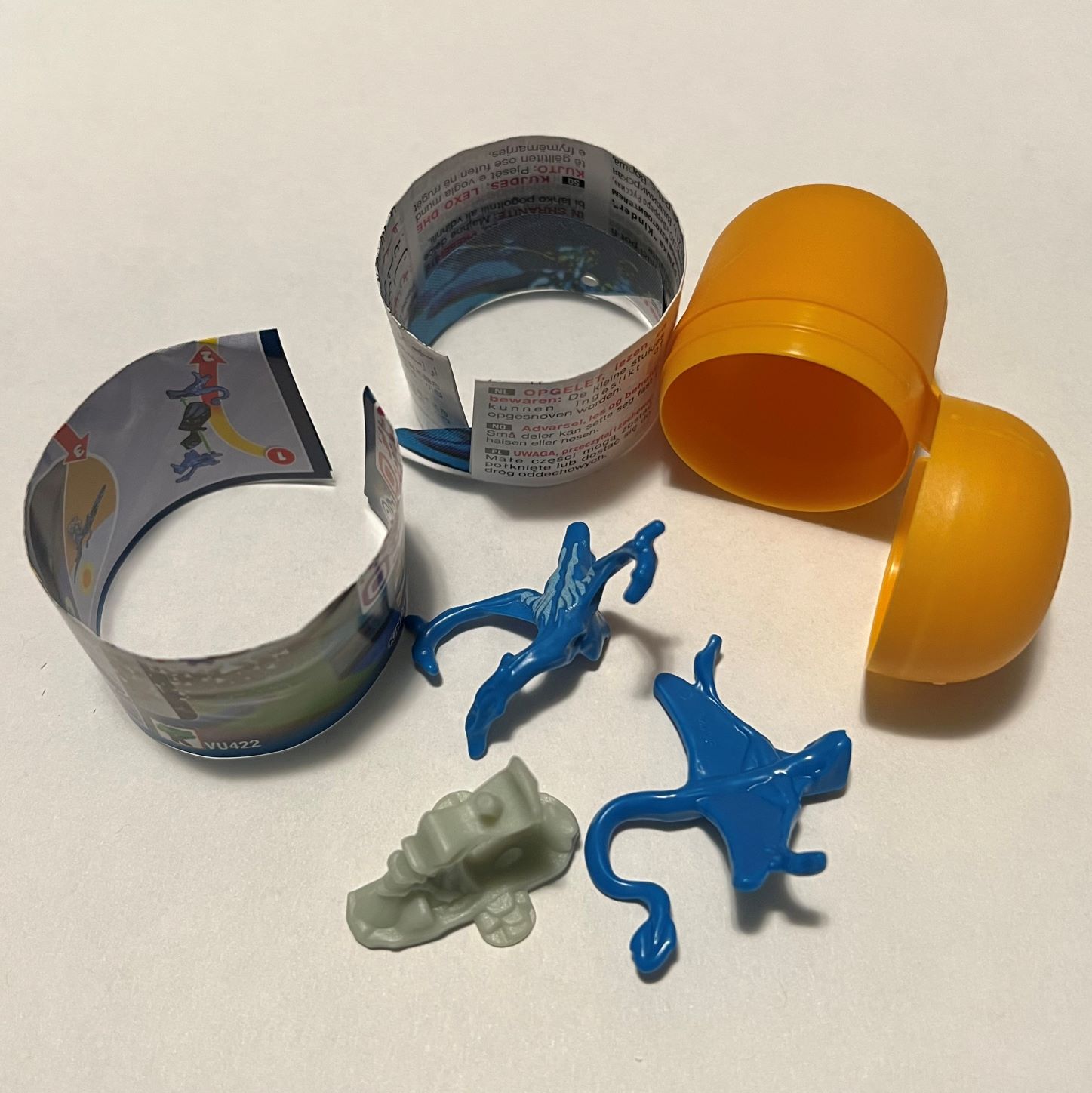 Kinder Surprise AVATAR Chocolate Egg Figurine | Disleelandia