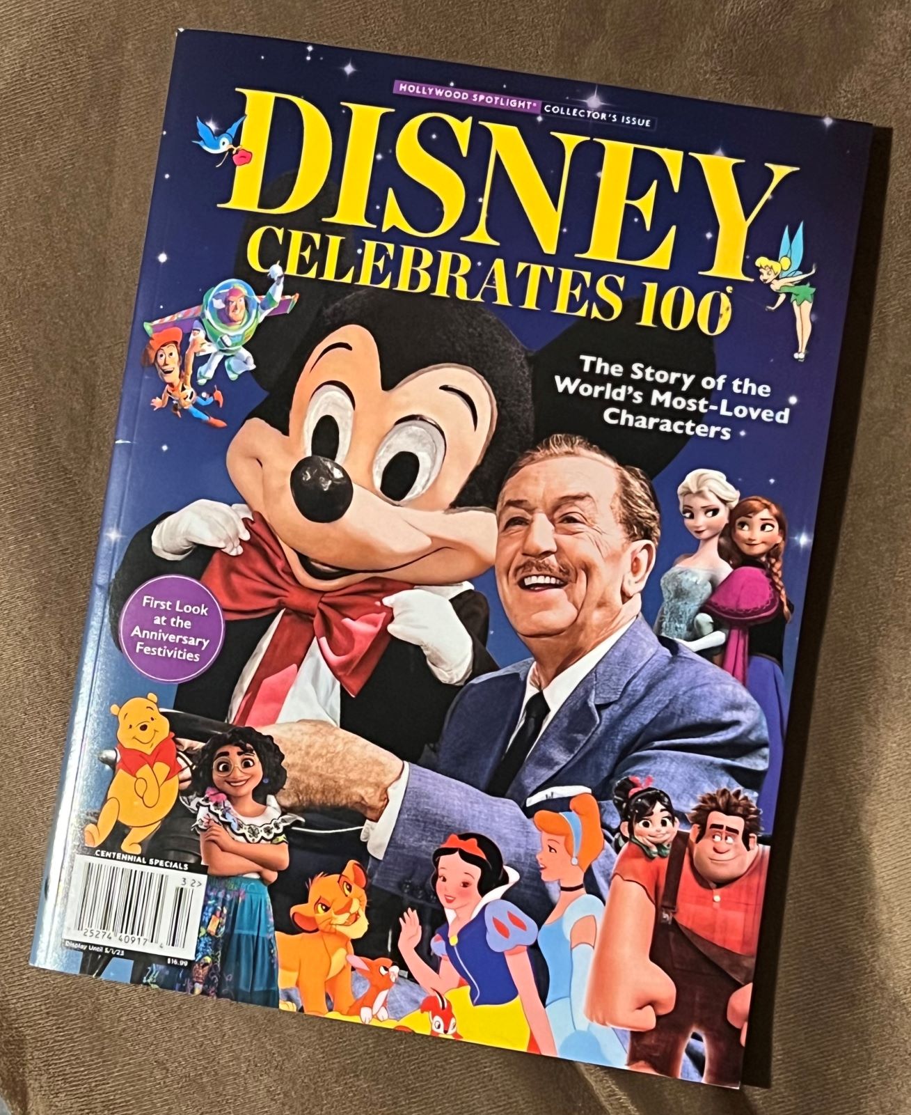 Book Review: Disney Celebrates 100 Collector’s Magazine | Disleelandia