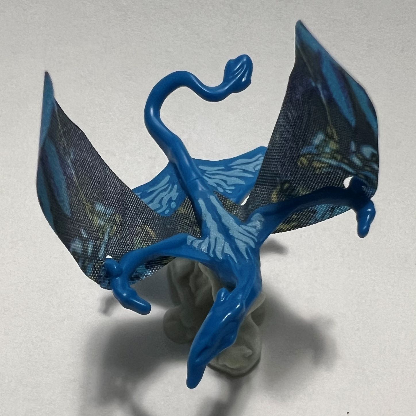 Kinder Surprise AVATAR Chocolate Egg Figurine | Disleelandia