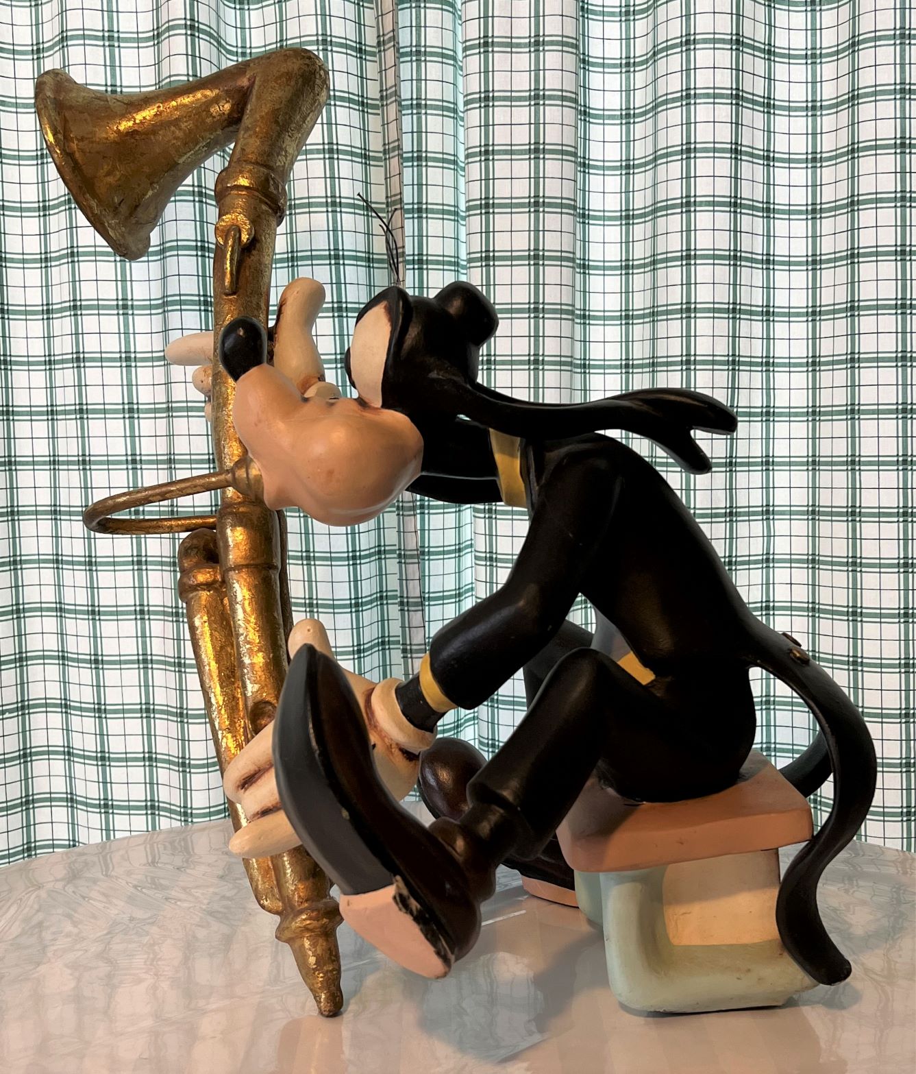 Disney’s Symphony Hour Goofy Store Big Fig | Disleelandia