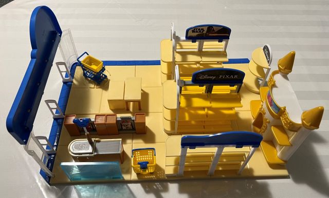 Mini Brands MINI DISNEY STORE Display | Disleelandia