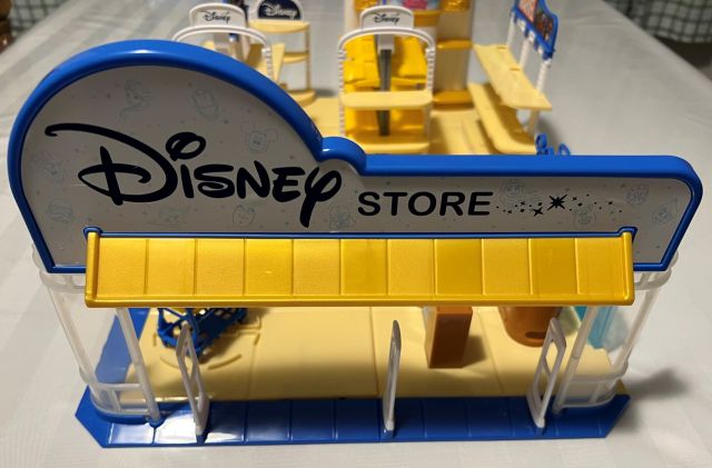 Mini Brands MINI DISNEY STORE Display | Disleelandia
