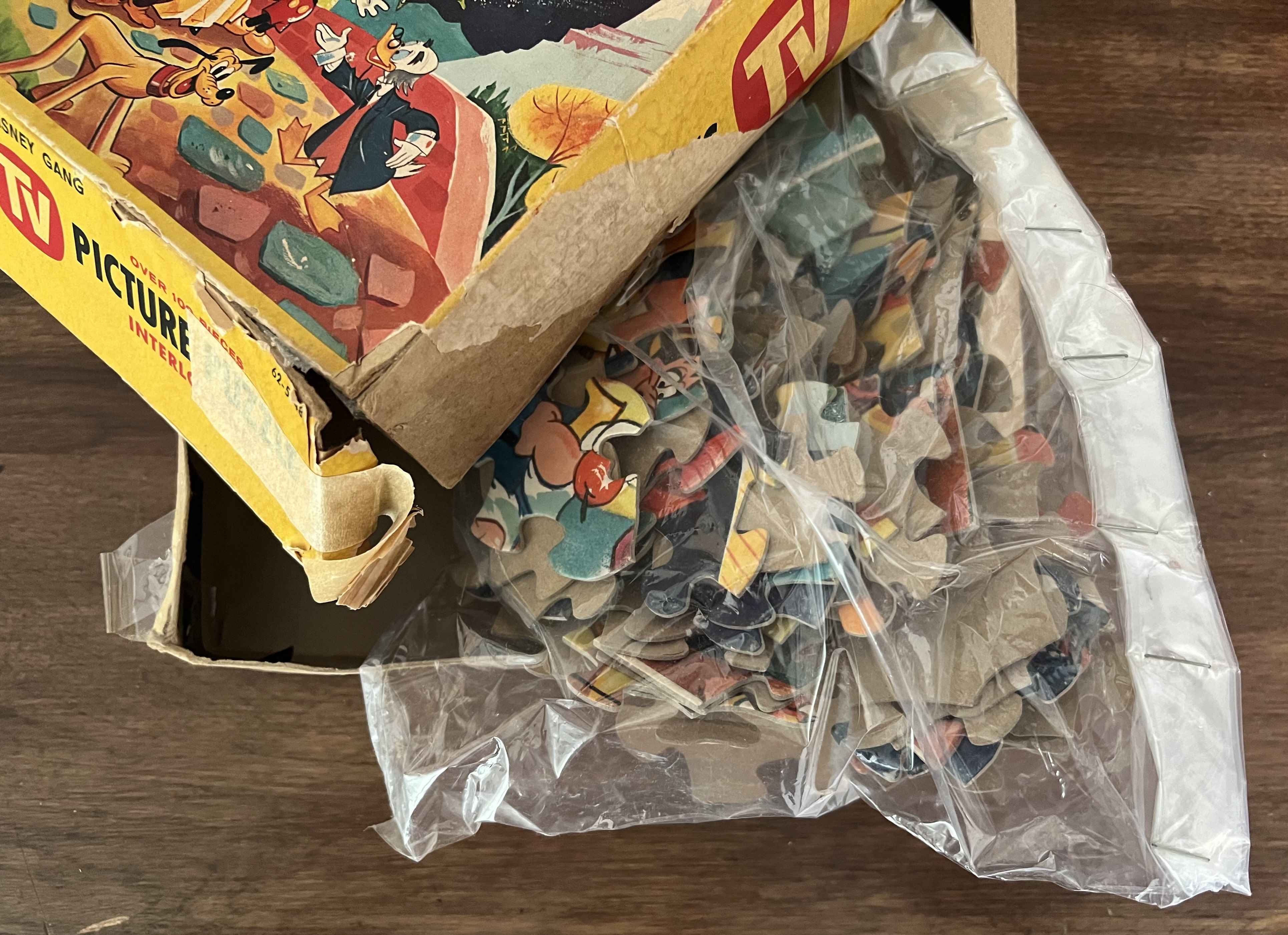 Walt Disney’s Interlocking TV Picture Puzzle | Disleelandia