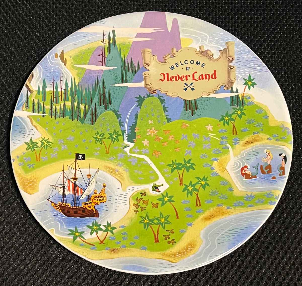 ‘Welcome to Neverland’ Small Collectors Plate | Disleelandia