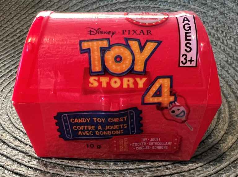 Pixar’s Toy Story 4 Surprise Treasure Chest | Disleelandia